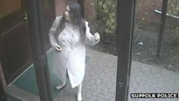 Lowestoft deaths: Mother 'jumped' from car park - BBC News