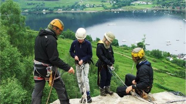 Scottish Scout numbers on the rise - BBC News