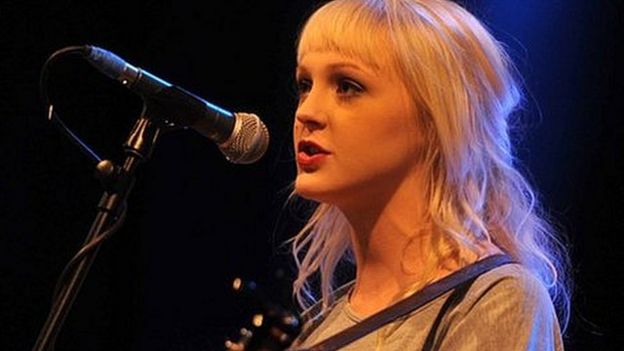 Laura Marling: 'I'm unsure of my femininity' - BBC News