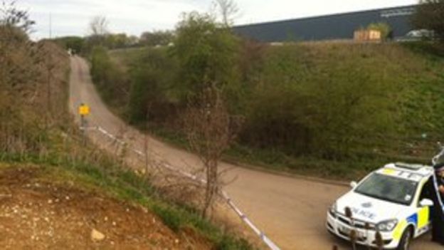 Stevenage caravan site shooting: Victim 'shot in chest' - BBC News