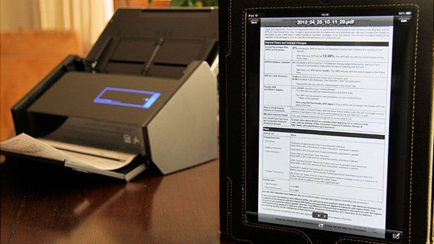 Clear your desk and go anywhere (almost) paperless - BBC News