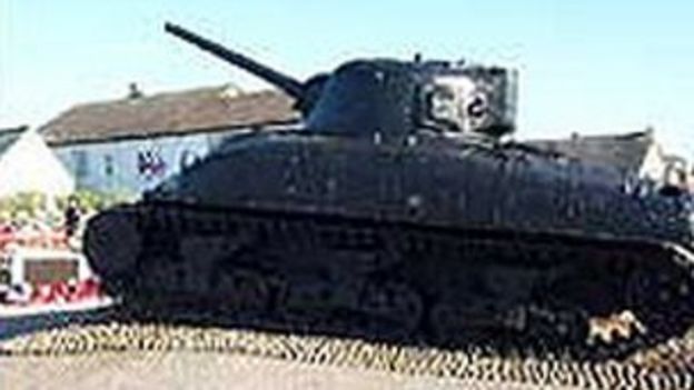 Exercise Tiger tragedy remembered in service at Slapton - BBC News