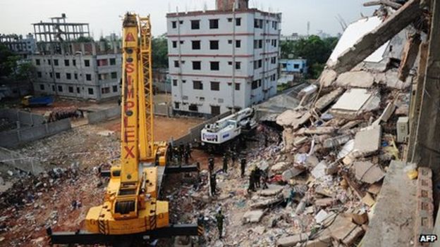 Dhaka building collapse: Frantic effort to reach survivors - BBC News