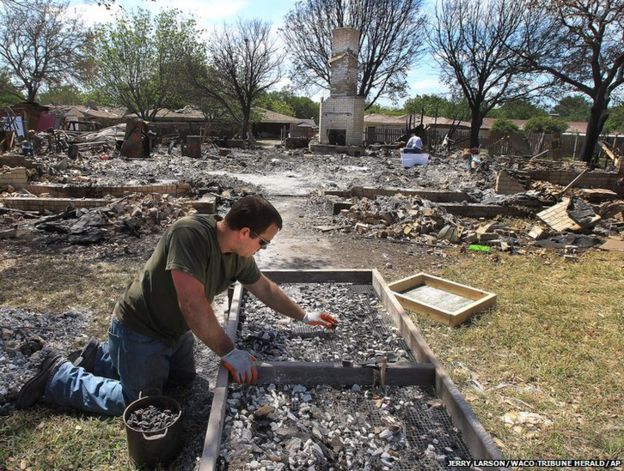Day in pictures: 30 April 2013 - BBC News