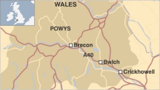 A40 crash: Road closed near Brecon after crash - BBC News