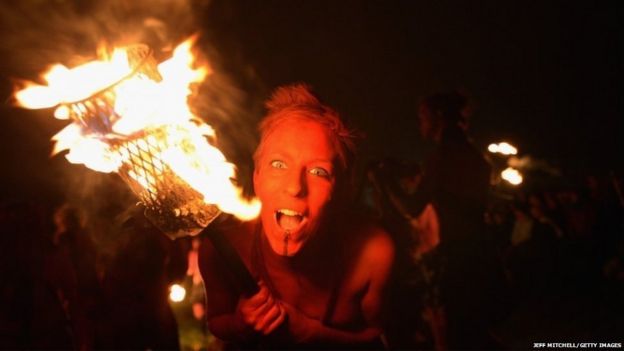 In pictures: Beltane Fire Festival - BBC News