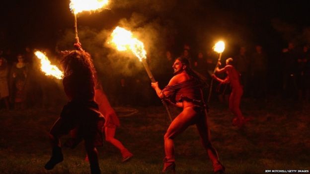 In pictures: Beltane Fire Festival - BBC News