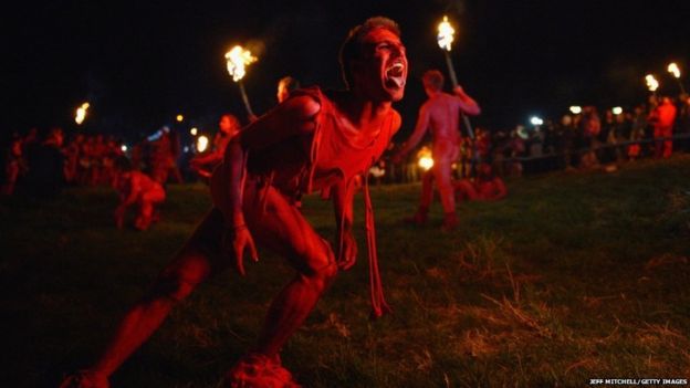 In pictures: Beltane Fire Festival - BBC News