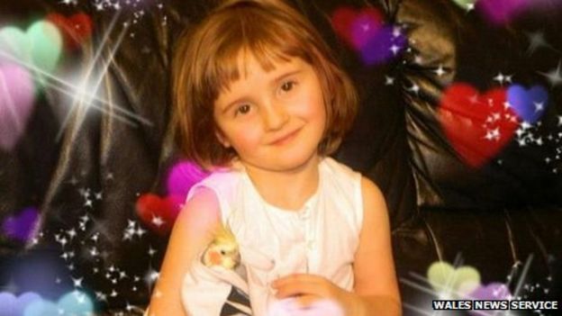 April Jones case: Jury visits Mark Bridger's home - BBC News