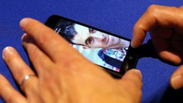 Screen use is bad for brain development, scientist claims - BBC News