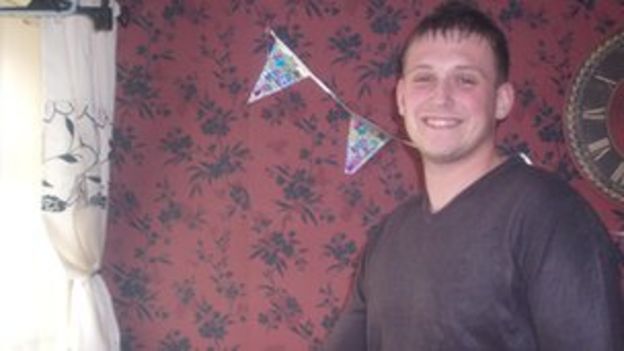 Gary Manders-Powell named as Whitby road crash victim - BBC News