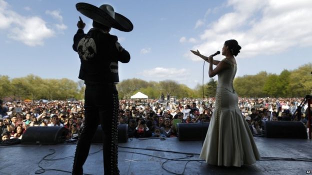 Day in pictures: 6 May 2013 - BBC News