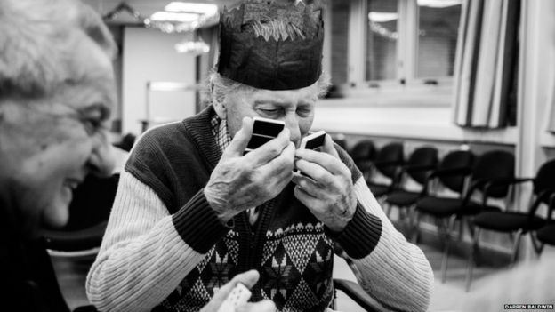 Blind Veterans UK exhibition marks Ovingdean anniversary - BBC News