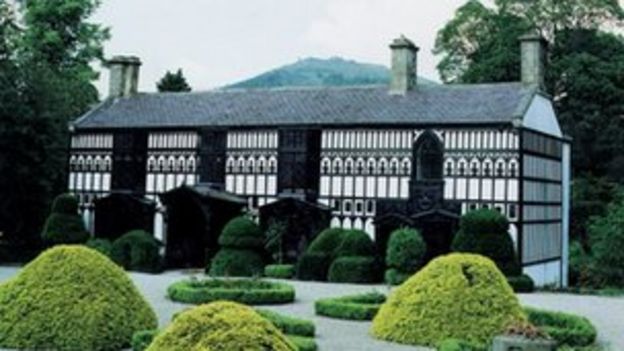 Gwerthu penillion gan Ferched Llangollen am bron i £700 - BBC Cymru Fyw