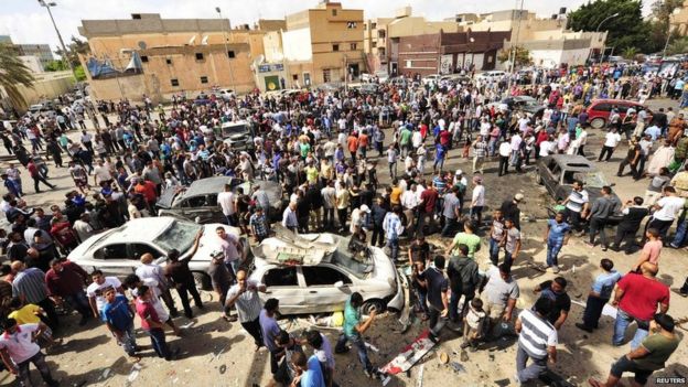 In pictures: Benghazi bomb attack - BBC News