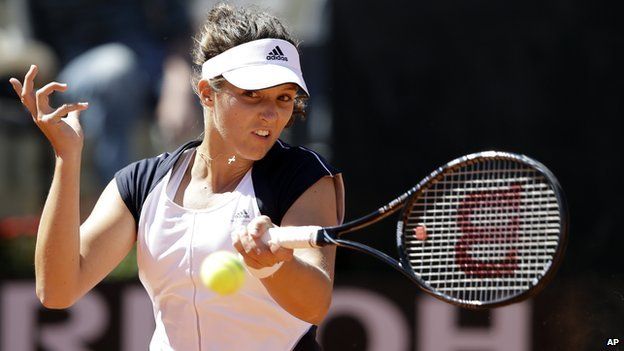Laura Robson beats Venus Williams at WTA event in Rome - BBC Newsround