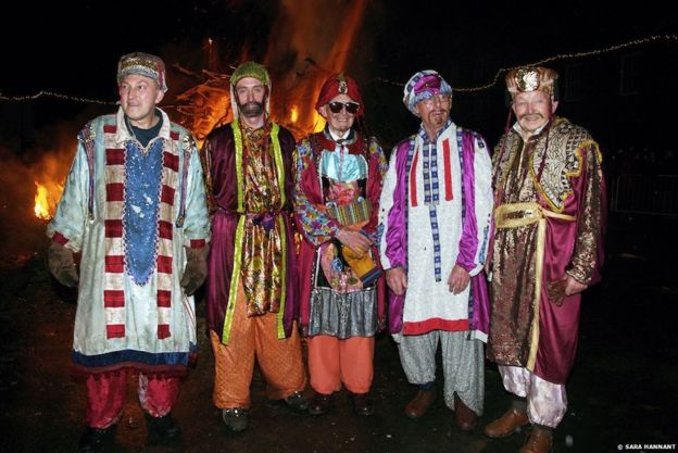 In pictures: A journey through the English ritual year - BBC News