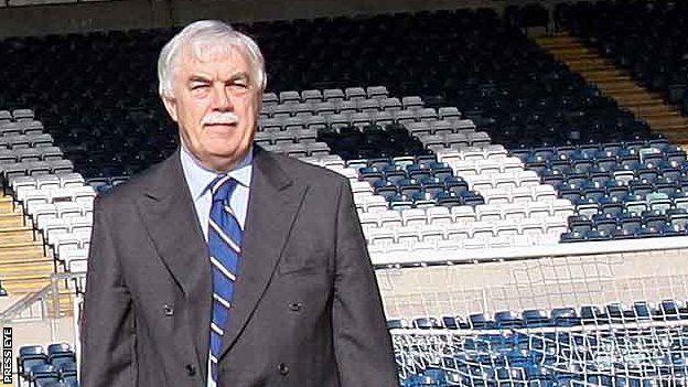Linfield mourn former secretary Derek Brooks - BBC Sport
