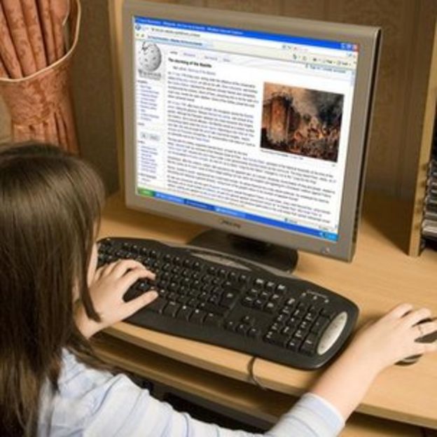 young-people-prefer-to-read-on-screen-bbc-news