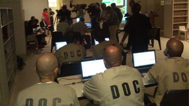 HMP Hewell: Prison chess clubs helping rehabilitate inmates - BBC News