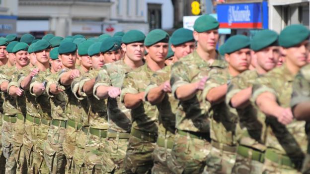 In pictures: 40 Commando homecoming parade - BBC News