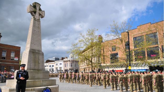 In pictures: 40 Commando homecoming parade - BBC News