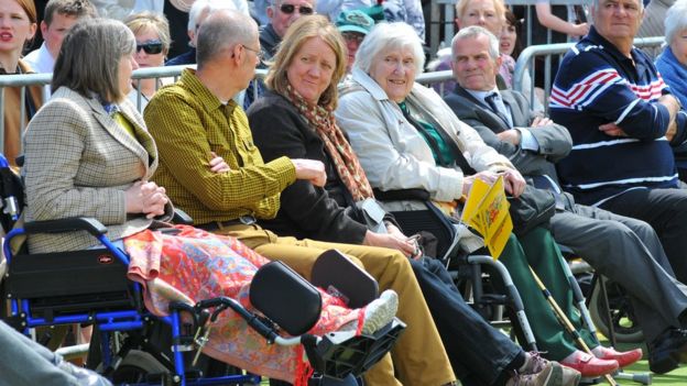 In pictures: 40 Commando medals ceremony - BBC News