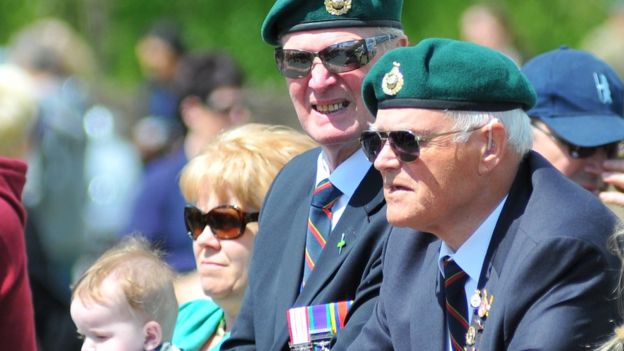 In pictures: 40 Commando medals ceremony - BBC News