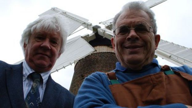 Berkswell Windmill reopens after £200k restoration - BBC News