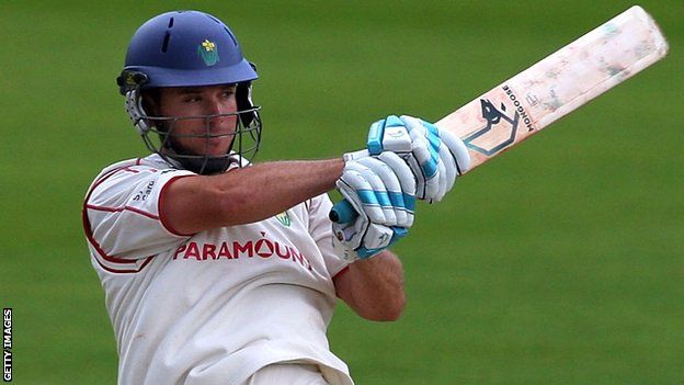 Leicestershire v Glamorgan: Jim Allenby century sets up charge - BBC Sport