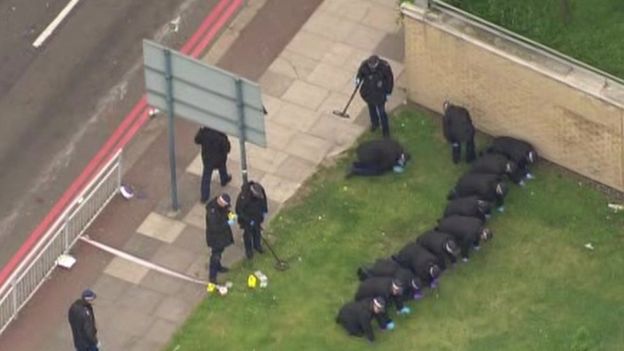 In pictures: Response to Woolwich attacks - BBC News