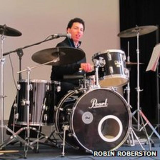 Autism rock band The AutistiX go on tour to Spain - BBC News