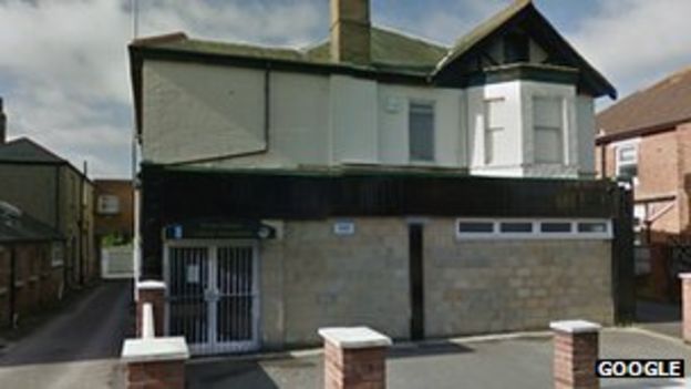 Poole mosque damage: Two more charged - BBC News