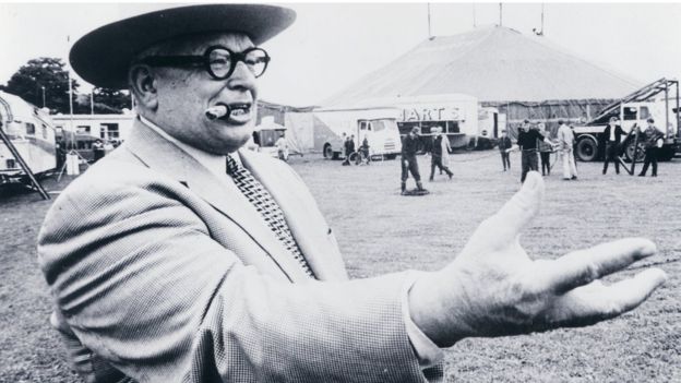 In Pictures: Brighton hosts Billy Smart's Circus - BBC News