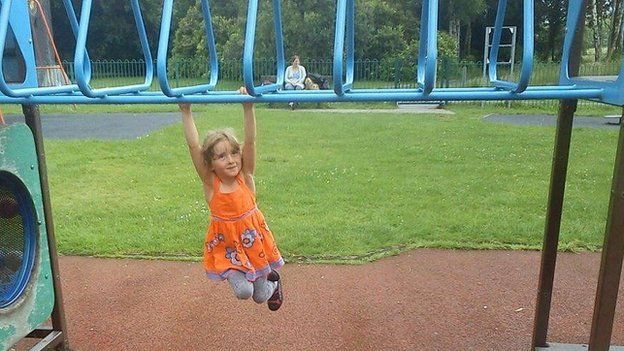 April Jones: Largest police search for missing April - BBC News