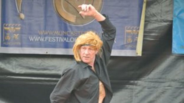 Muncaster Castle jester competition reveals dark past - BBC News