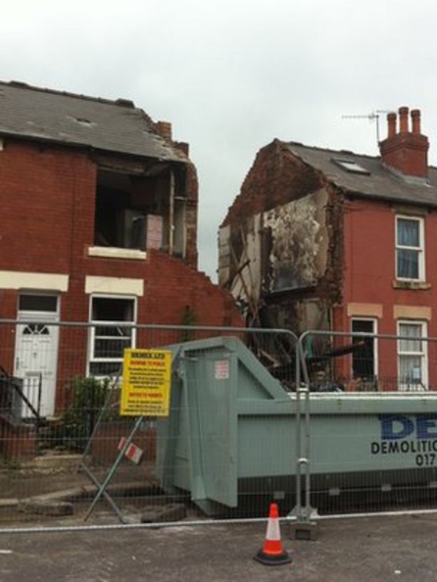 Sheffield 'gas blast' victim still in hospital - BBC News
