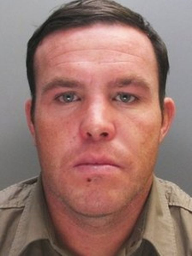 Stevenage caravan site shooting death cousin sought - BBC News