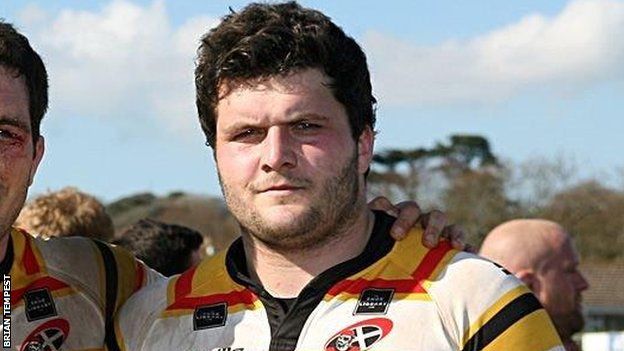 Cornish Pirates sign Bath prop Max Maidment - BBC Sport