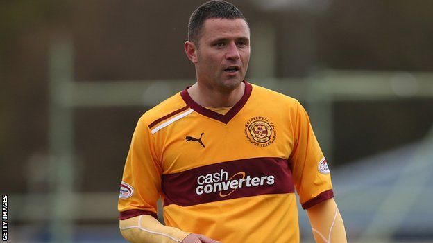Barnsley interested in Motherwell striker Michael Higdon - BBC Sport