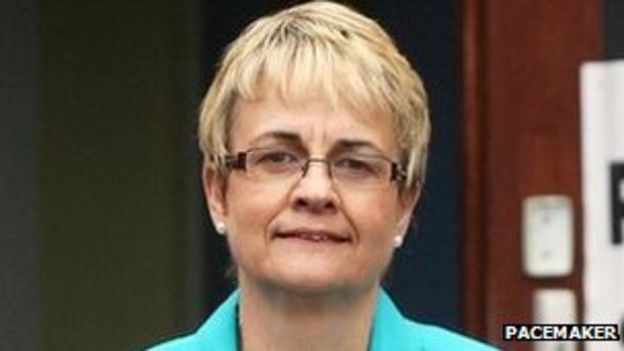 Northern Ireland pension discrepancy raised by Margaret Ritchie - BBC News