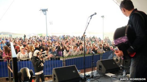 Festival season: What are the benefits? - BBC News