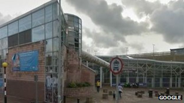 Blackburn's Waves to be replaced by £13.5m leisure centre - BBC News