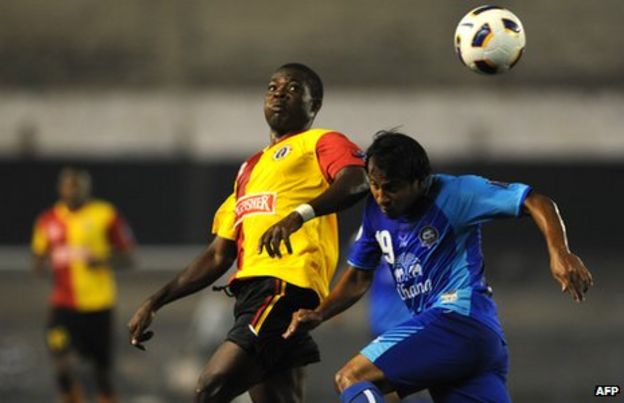 Why foreign footballers are big in Calcutta - BBC News