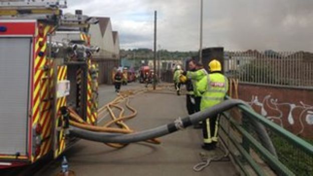 Smethwick scrap metal yard fire caused by 'electrical fault' - BBC News