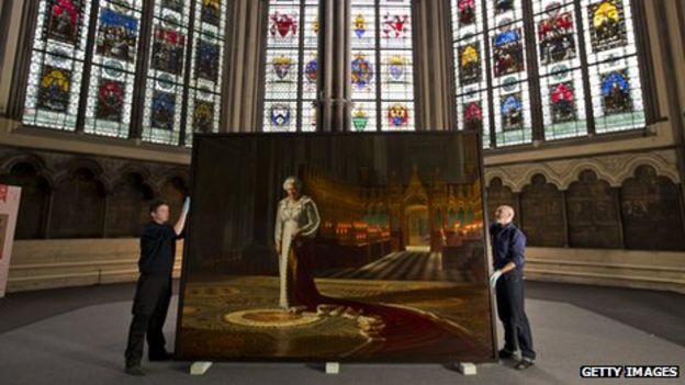 Man in court over defaced Queen painting - BBC News