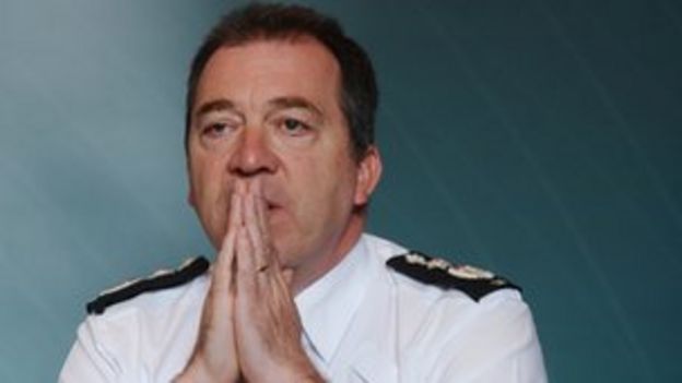 Chief Constable Matt Baggott 'free to hire temporary staff' - BBC News