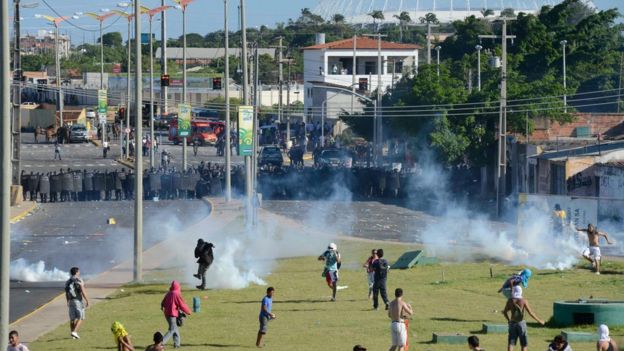 In pictures: Brazil protests - BBC News