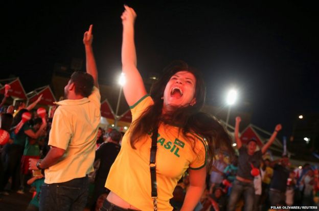 Day in pictures: 20 June 2013 - BBC News