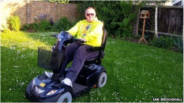 Cambridge A14 mobility scooter driver 'won't do it again' - BBC News